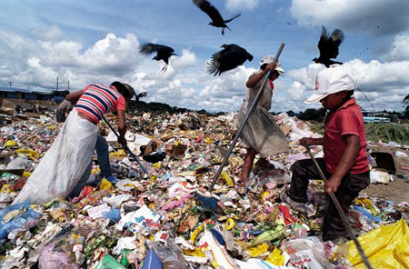 The Architect’s office: Gleaners and waste pickers in a scrapyard ...